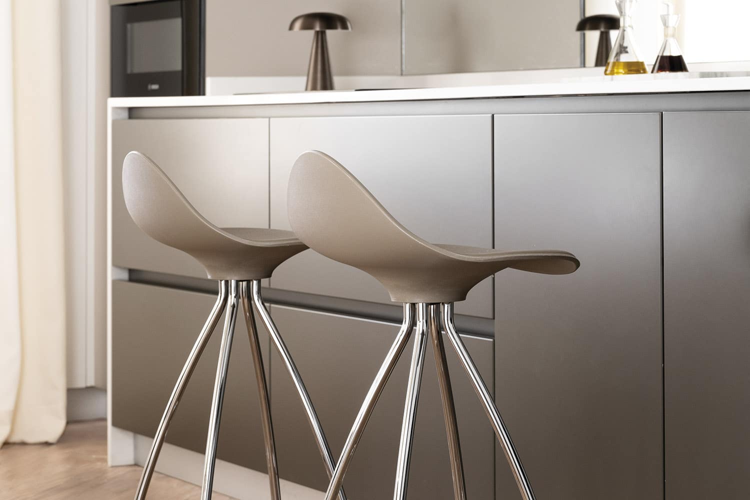 40 Trendy Bar Stools to Decorate Your Home - Onelmon